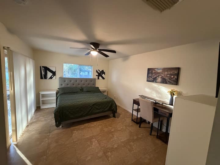 Un Oasis En El Cabo - Master Room - Cape Coral, FL