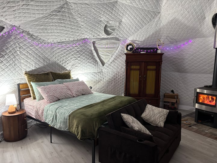 Star Gazing Bubble - Belleville, Canada