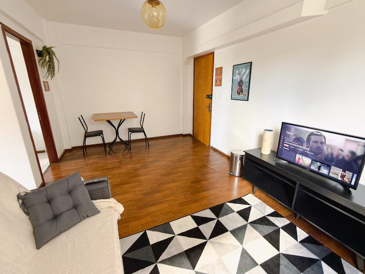 Apto Em Frente à Uri | Ar-condicionado No Quarto - Vista Alegre