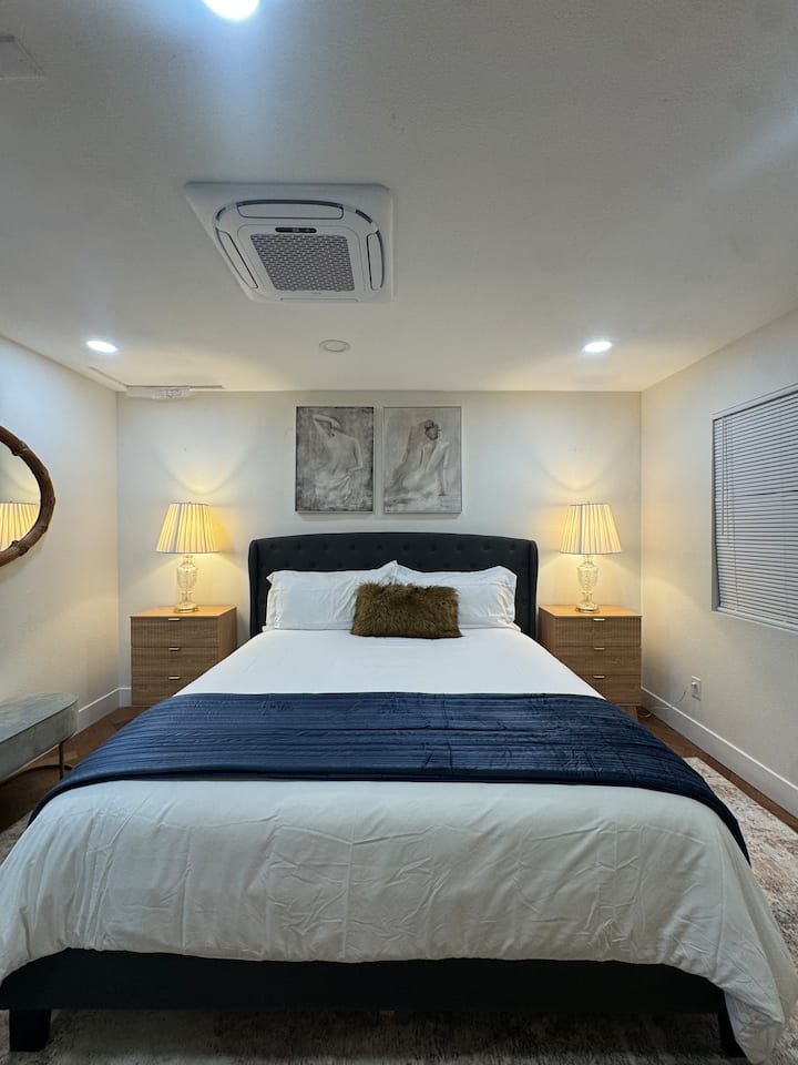 Luxury Calking Master Bedroom Apartment - Loma Linda, CA