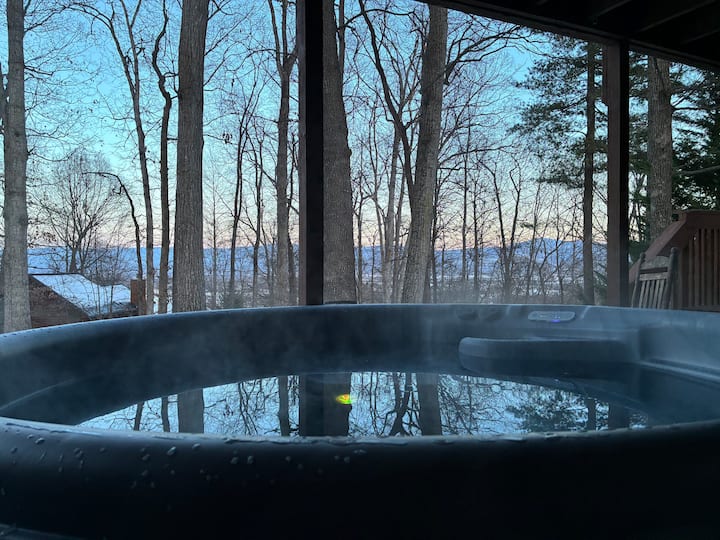 New Listing! Hot Tub; Game Room; Winter Views - Massanutten, VA