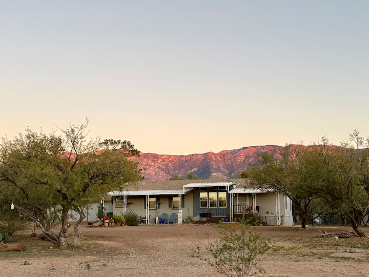 Sunset & Mountain Views • Adventure Getaway - 卡塔利娜