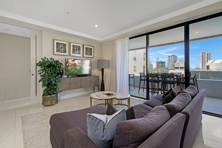 Superior 2 Bed Ocean Glimpse 3n - Aria Broadbeach - Broadbeach