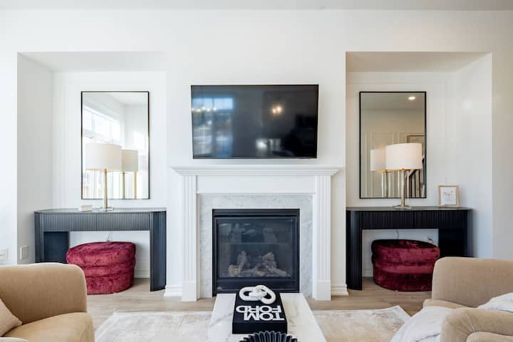 *New* Luxury 3 Bedroom Retreat In The Falls - Niagara Falls