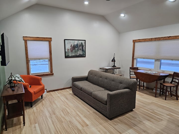 Twin Pines Getaway - Iron Mountain, MI