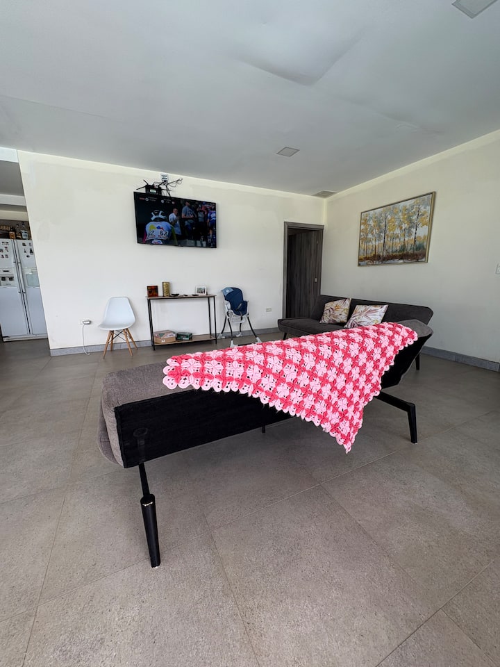 Yunguilla: Casa Con Piscina Y Jacuzzi Climatizado - Santa Isabel