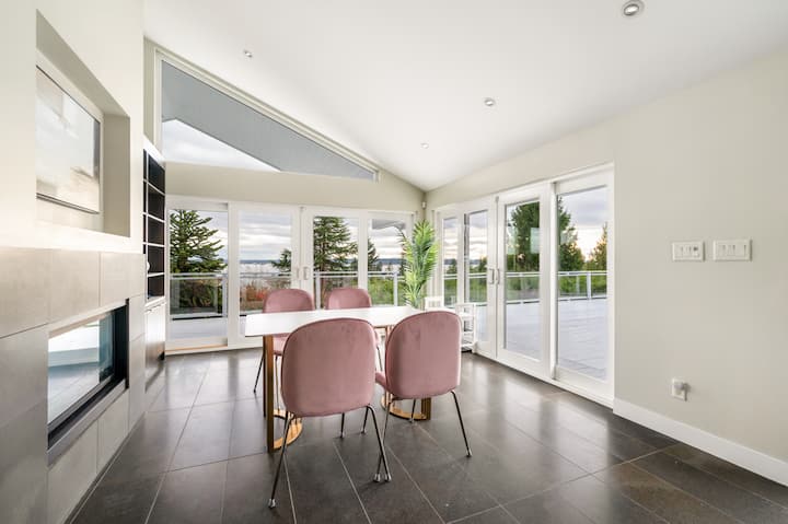 West Vancouver Queen Room - Canada