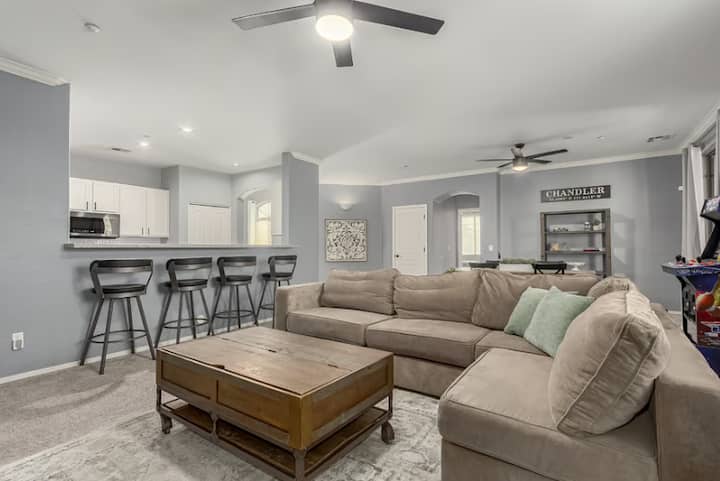 Quiet 3 Bdrm W/heated Pool/hot Tub, Wi-fi, & More! - Chandler, AZ