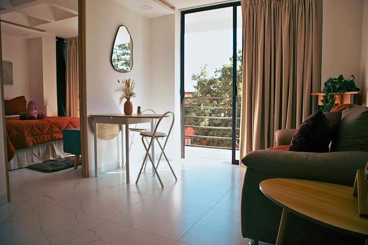 Private Balcony Apt In Roma Sur | Casa Quetzal - Mexico City