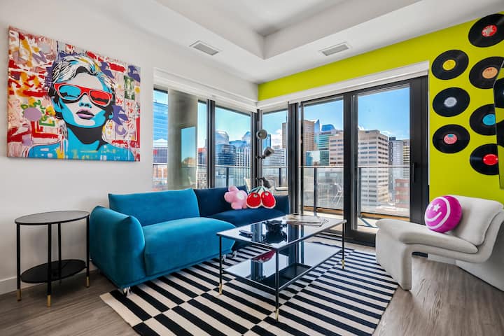 “Le Gallery” •Panoramic City Views• Spacious • Dt - Canada