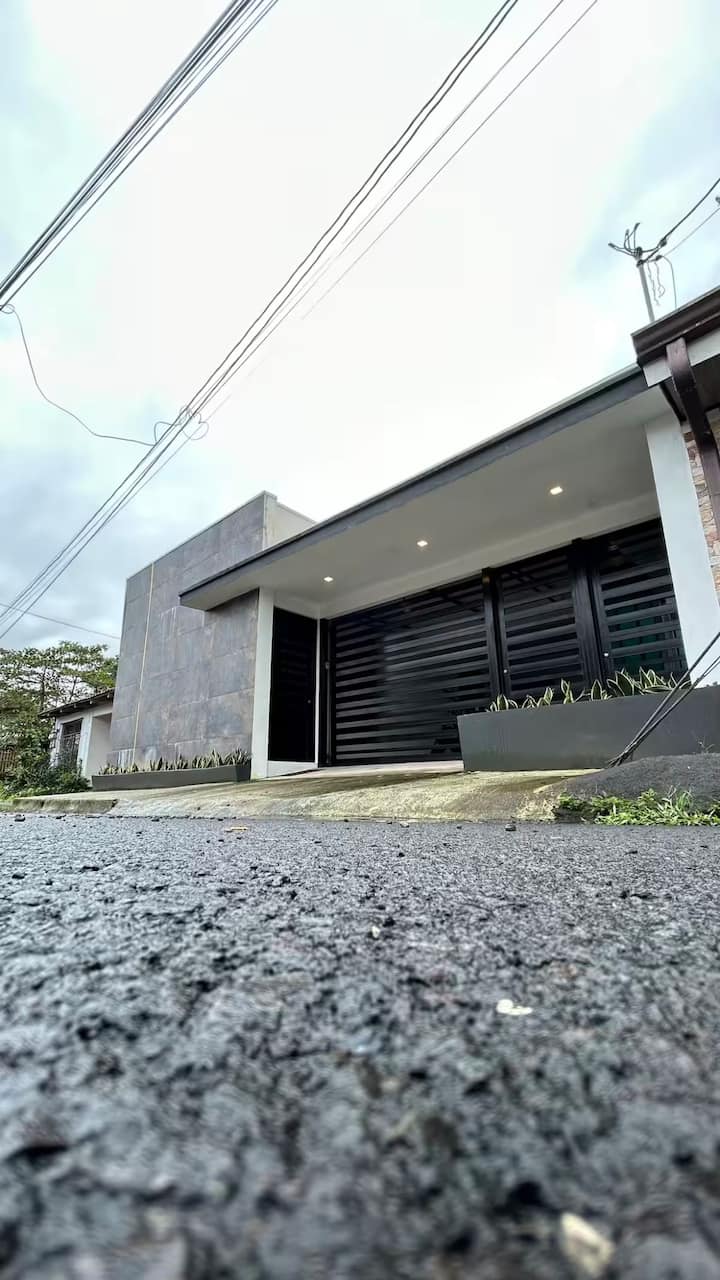 La Casa De Noah - La Fortuna