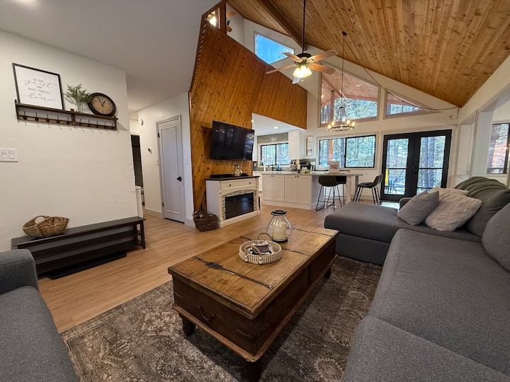 Valley Pines Cabin Retreat - Munds Park, AZ