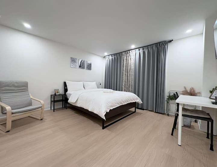 Modern Unit W/ Private Bathroom Downtown Toronto - Toronto