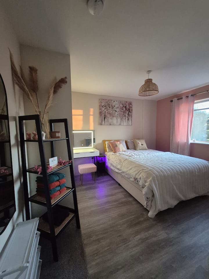 Bed & Breakfast Perfect Stay For Nearby Weddings - Trim