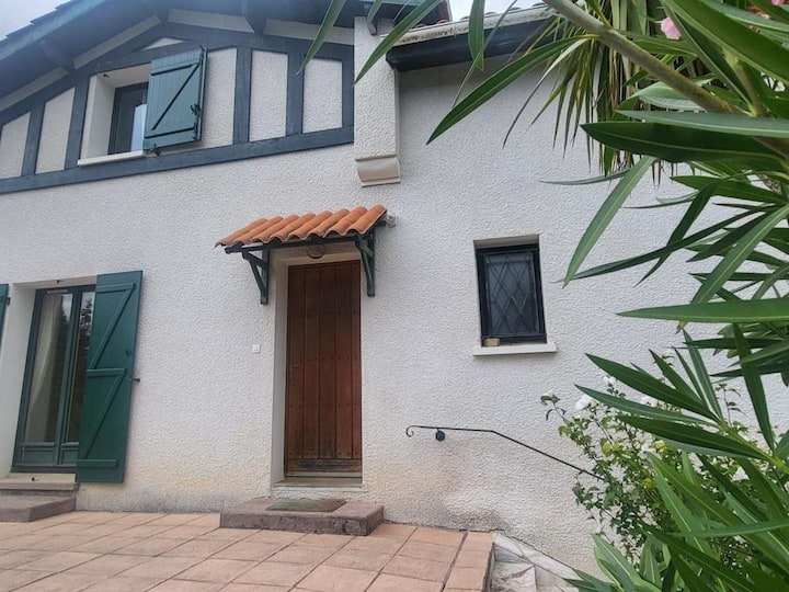Maison Au Calme Pour 8 Près Du Lac, Wifi - Saint-Pée-sur-Nivelle