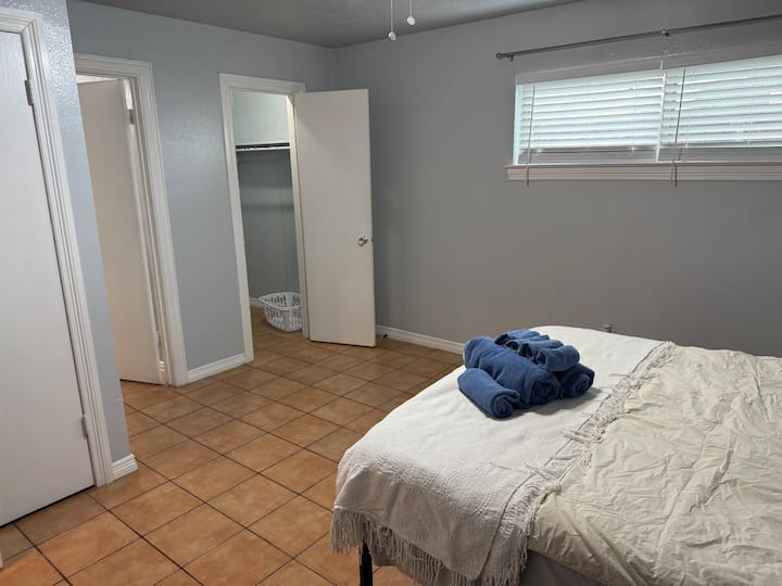 Downtown Arlington Stay Private Apartment/104 - Arlington, TX