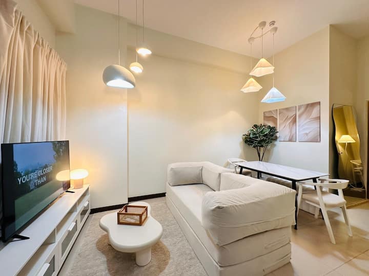 Cloud Cinema By Kozy Mood Near Bgc - Pasig