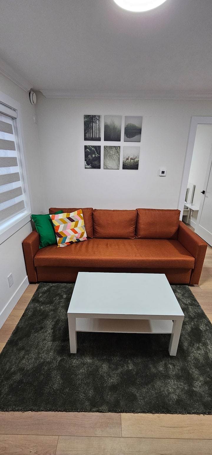 Brand New Modern 2 Bedroom Suite - Comfy & Private - Langley