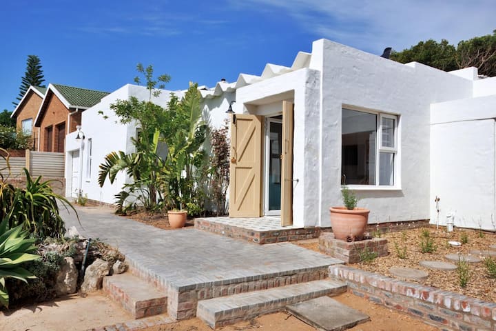 La Casa Blanca - Still Bay