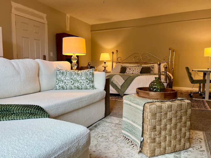 Private Attached In-law Suite W/ Separate Entrance - Chattahoochee Bend State Park, Newnan