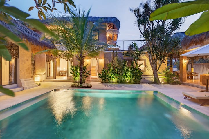 Tropical 3br Villa W/ Private Pool In Jimbaran - Jimbaran