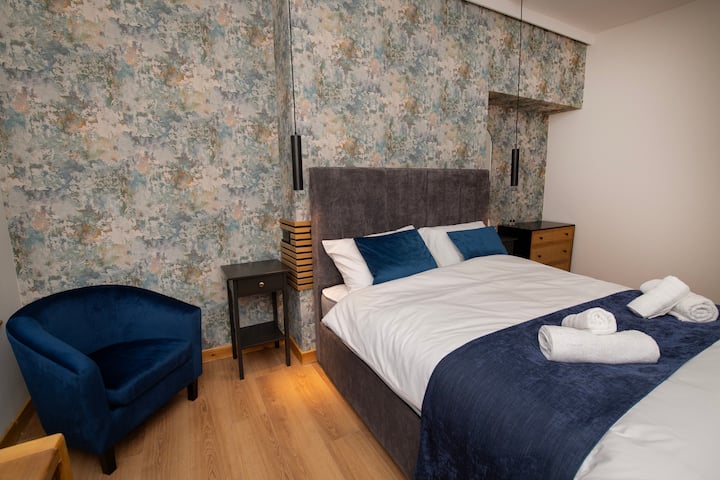 Double Room (11) With En-suiteihull, Wi-fiiparking - Hull