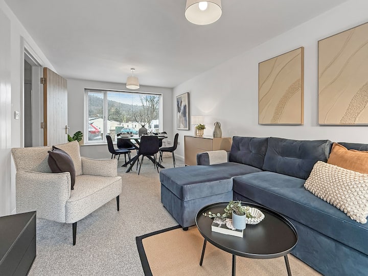 Bright Modern 3 Bed Family House | Lancashire City - Burnley