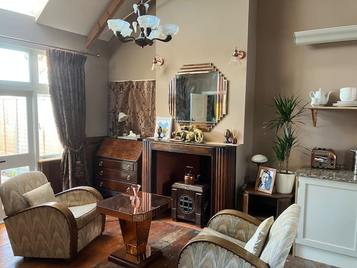 Beautiful Art Deco Cottage - Chippenham