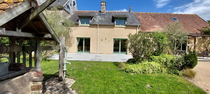 La Cigale Et Son Décor Provençal En Normandie - Genêts