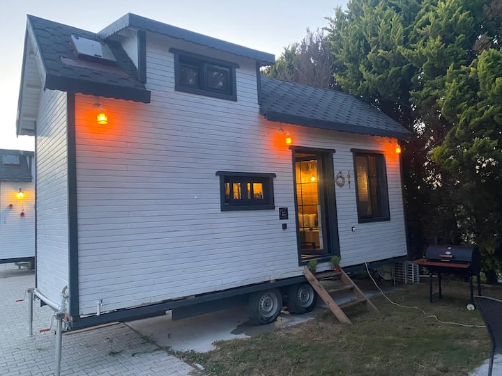 ÜZüm / Urla / İZmir / Bahçe / Havuz/ Wifi /Ağaç Ev - Urla