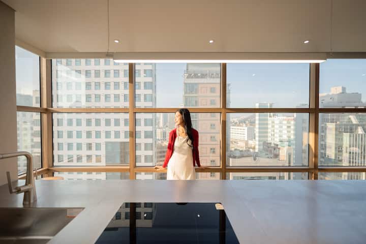 Loft13 #A 신촌역2분 홍대인근 공항버스 4인프라이빗룸 전용욕실 고층시티뷰 짐보관 - Seoul