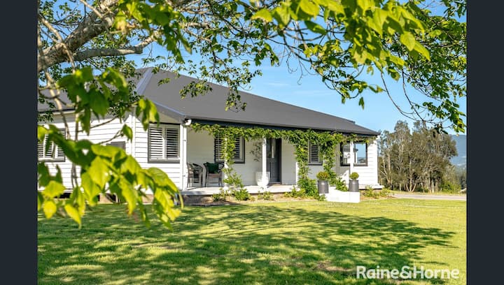 Magnolia Meadows - Between Berry & Beach With Pool - Berry