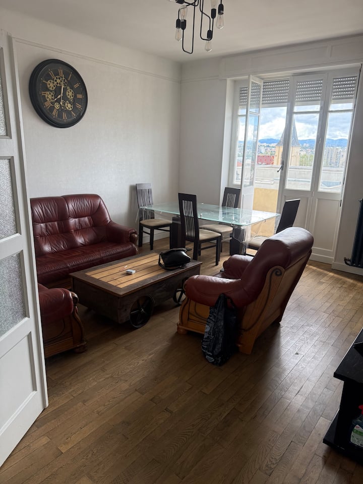 Appartement T5, Tout éQuipé, à Côté De Lyon. - Lyon