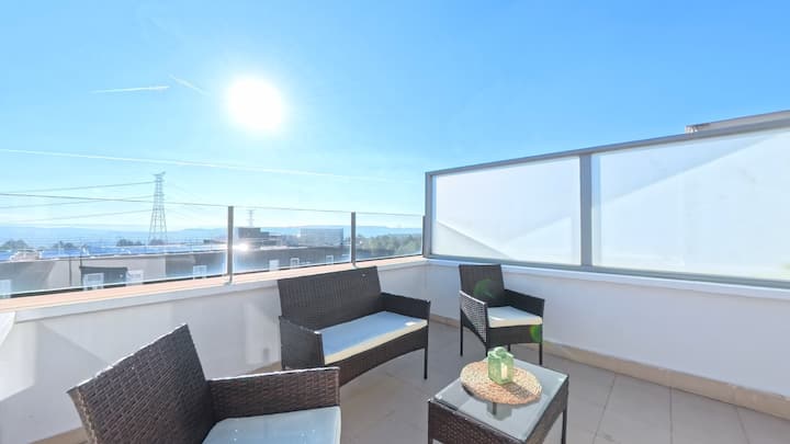 Rooftop & Minigolf · Oasis Para 4 - Arganda del Rey