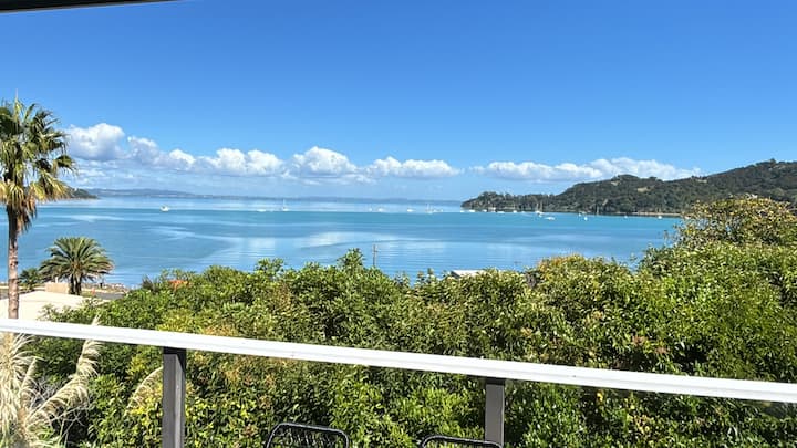 Seaviews In Oneroa - Waiheke Island