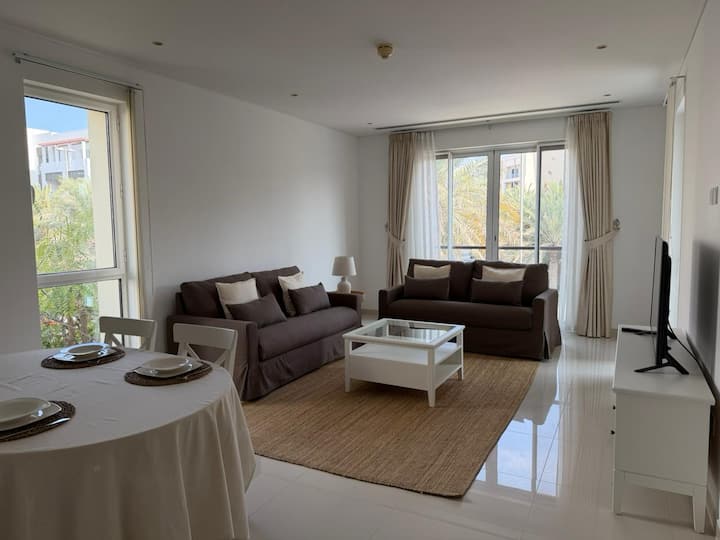 Modern Luxe Apartment W/ Balconies @ Almouj Muscat - 무스카트