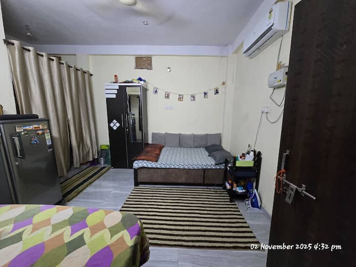 Golden Mile Stay & Independent Prop - Indore