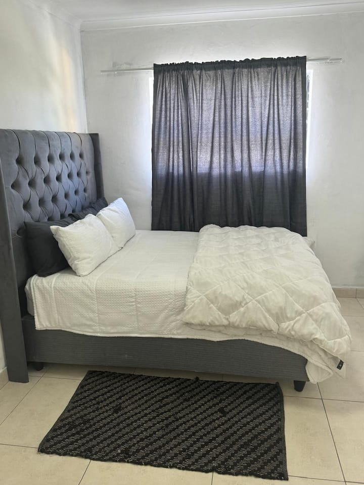 Shine House In Somerset West - Somerset West