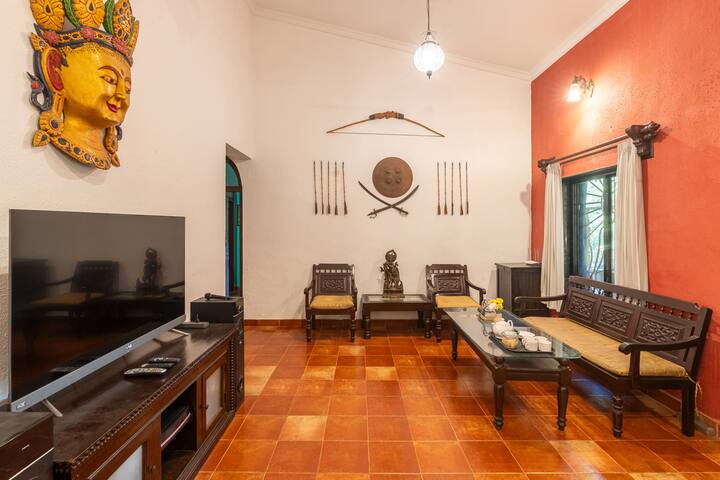 2br Lakeside Vintage Estate W/lawn@ Karjat - Matheran