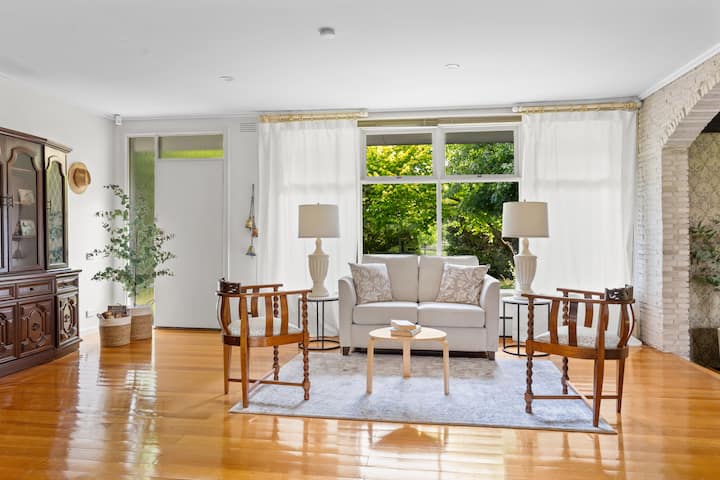 Charming Farmhouse With Lovely Garden And Sheep - Cranbourne