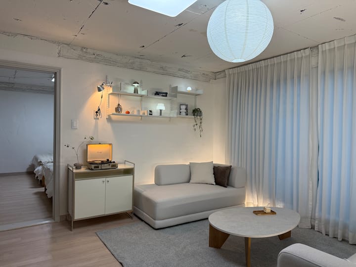 합정2분거리, 홍대 예쁜집 3룸 (엘리베이터없음) - Seoul