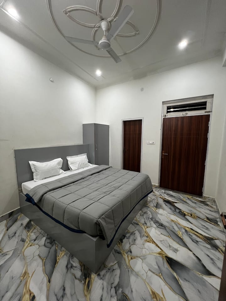 Nand Ghar 2bhk Near Janambhumi - Mathura