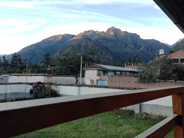 Warm & Cozy Apt Suite W/ Stunning Mountain Views - Urubamba