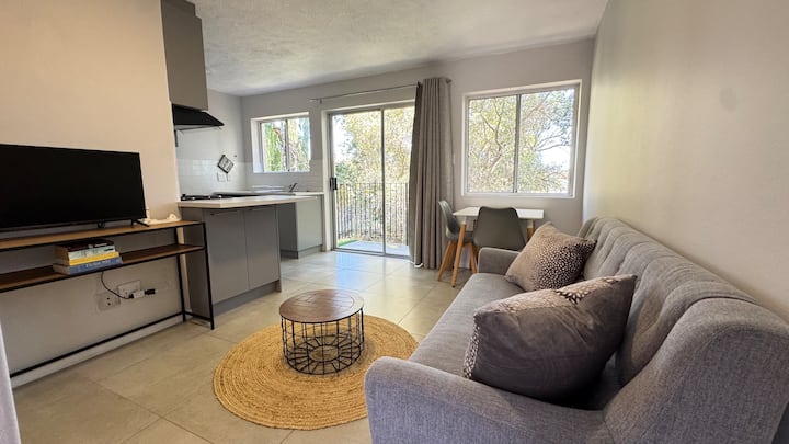Modern 1-bedroom Apartment In Secure Complex - Stellenbosch