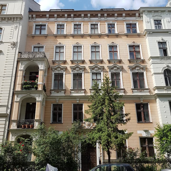 Central & Quiet Near Metro, Spacious 2br, 1month+ - Wien