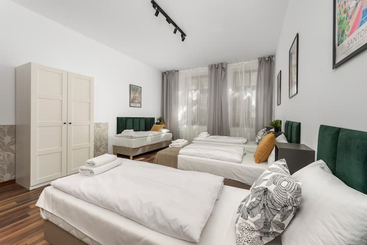 Dw4 – Kazimierz/centre (5 Bedrooms + Living Room) - Krakow