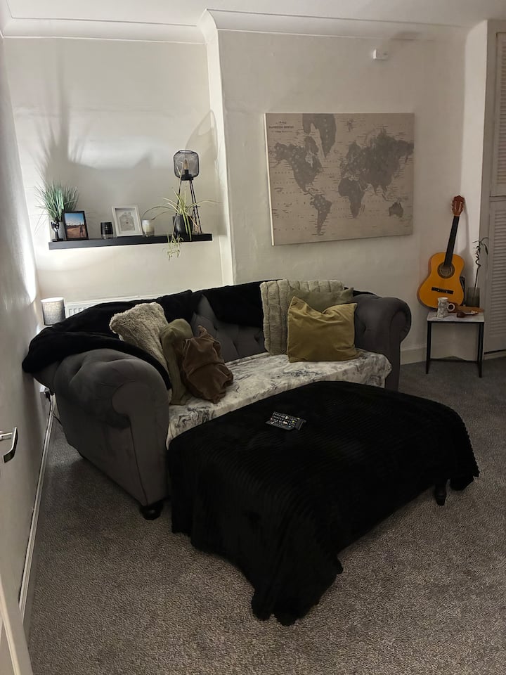 2 Bedroom Fully Furnished Apartment - Glasgow