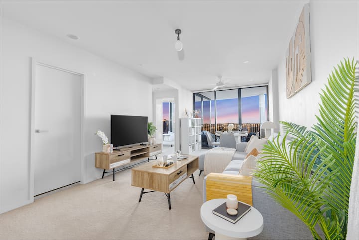 Cosy Coastal Escape: Riverview•parking•pool•gym -