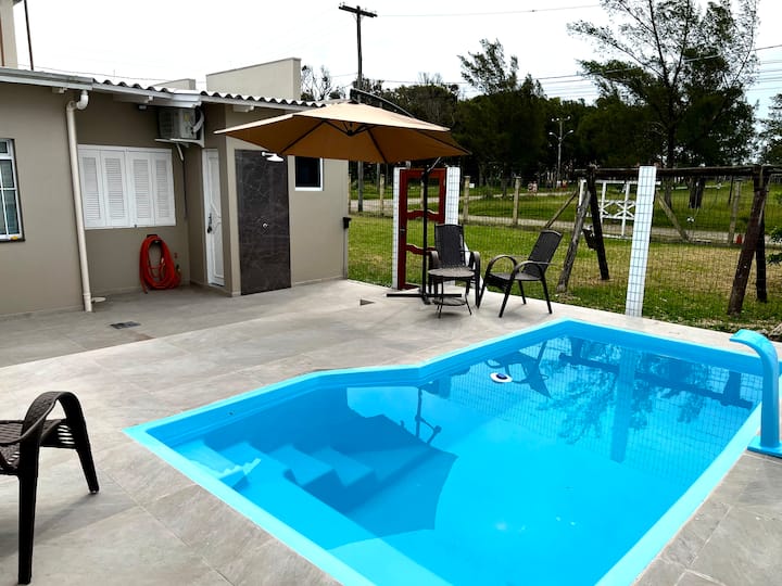 ÓTima Casa, 3qtos, 4bhs E Piscina A 250m Do Mar - Tramandaí
