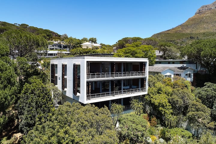 Spacious Higgovale Mountain Villa - Kaapstad
